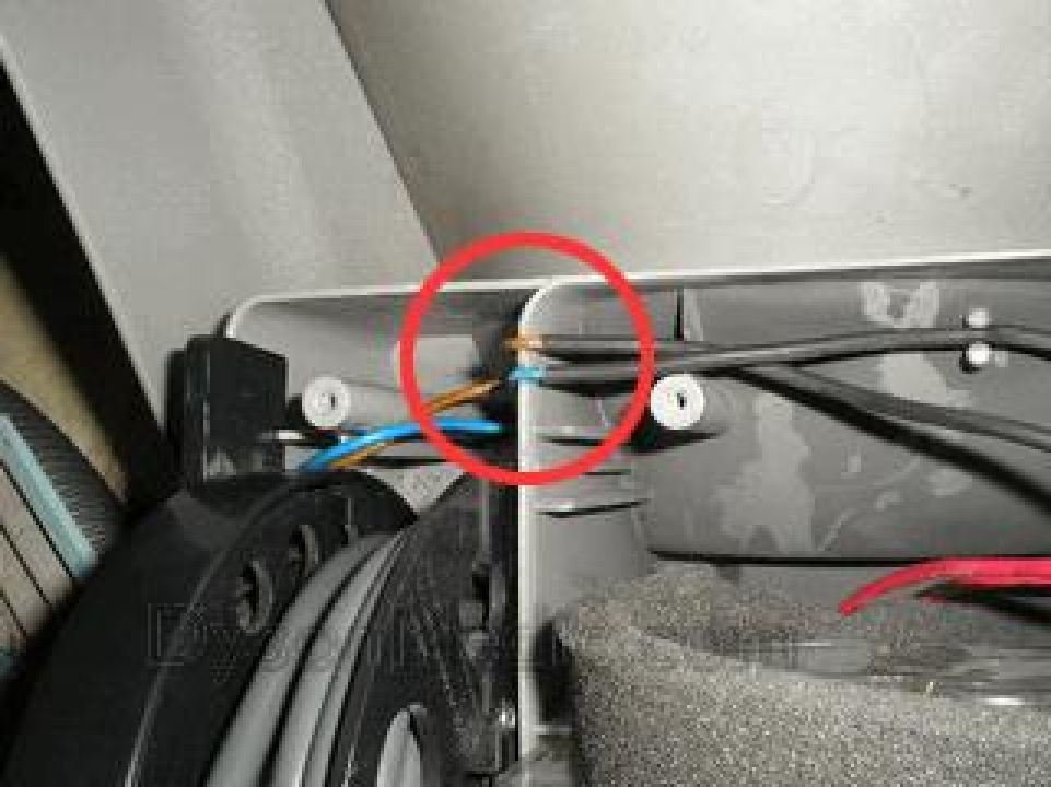 Dyson DC02 Repair. Dyson DC02 Strip Down and Cable Rewind Replacement.