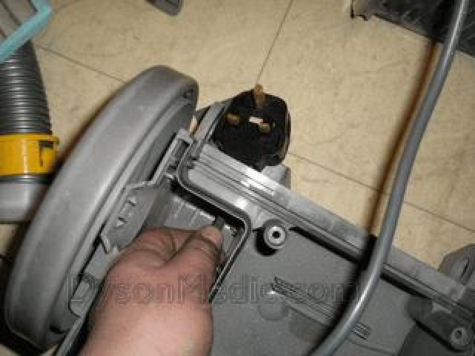 Dyson DC02 Repair. Dyson DC02 Strip Down and Cable Rewind Replacement.